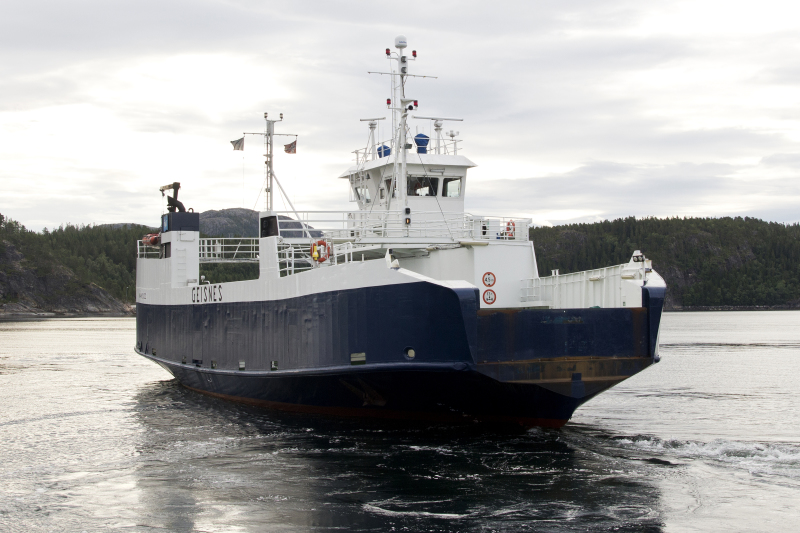 GEISNES - Ferry