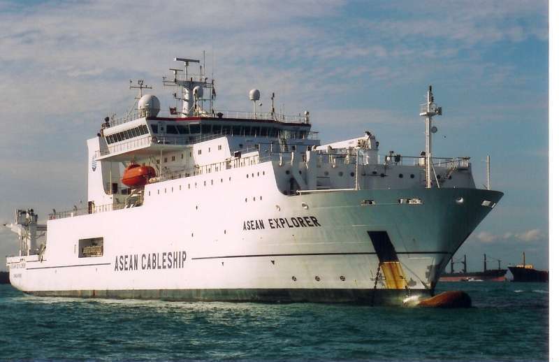 ASEAN EXPLORER - Oil service / Cable layer