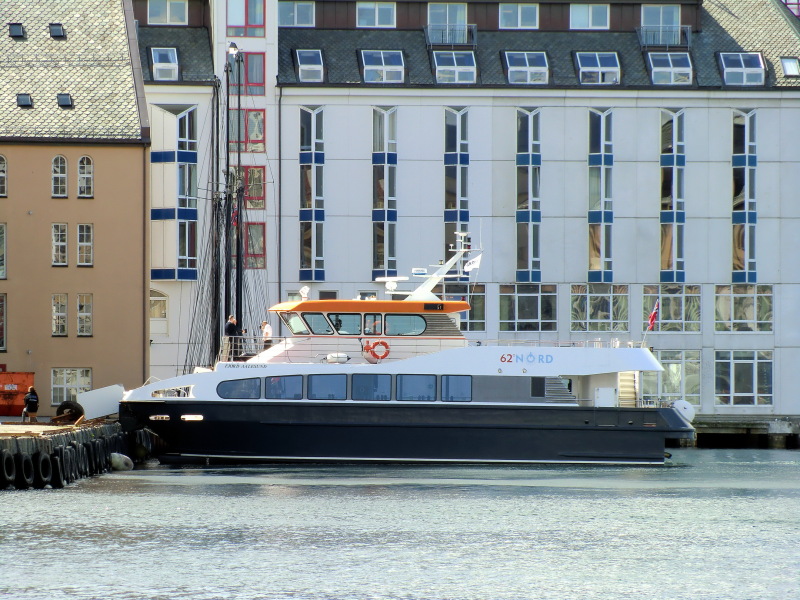 LOVUND EXPRESS - Cruise