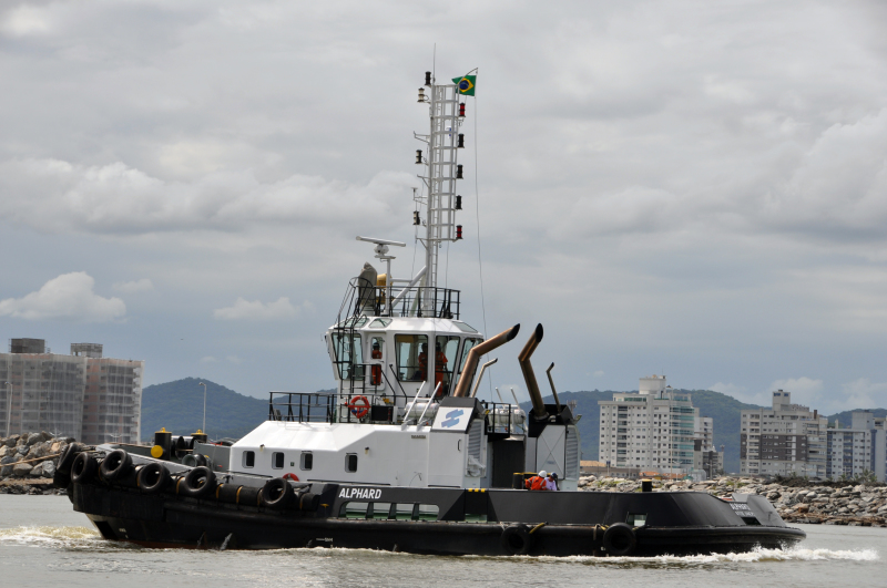 ALPHARD - Tug