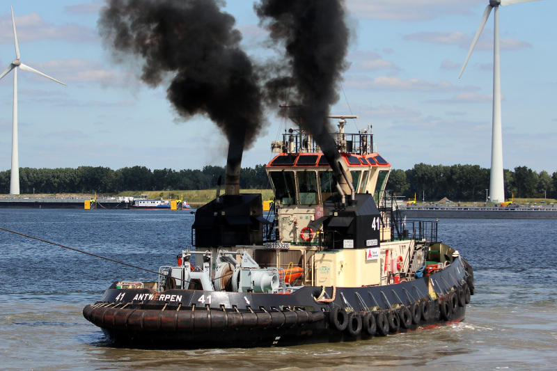 TUG 41 - Tug