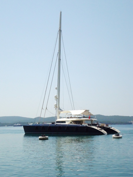 SY HEMISPHERE - Leisure