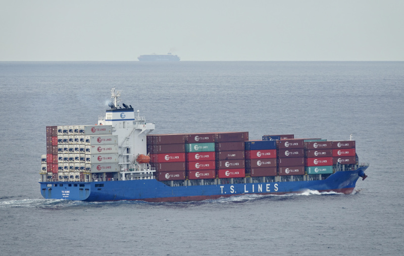 TS KOBE - Container / Feeder 1