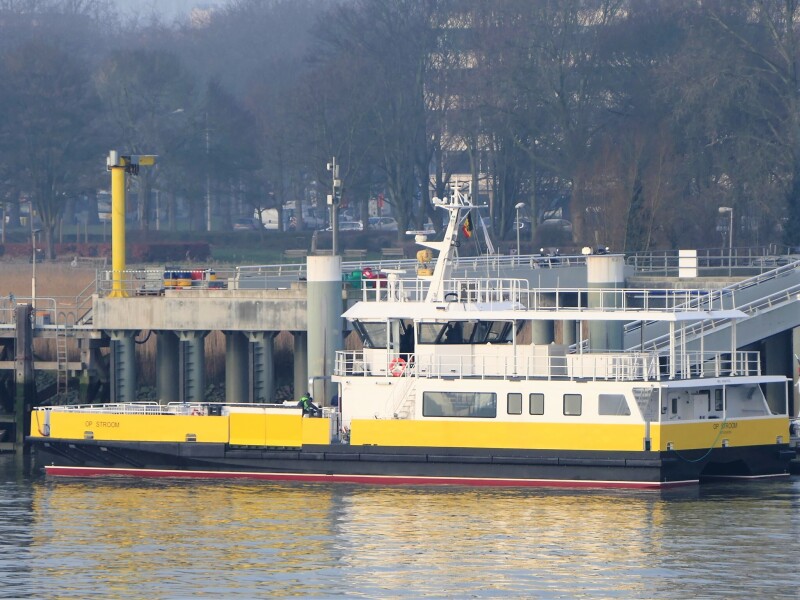 OP STROOM - Ferry