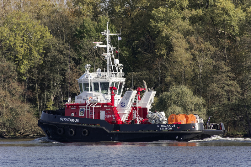 STRAZAK-28 - Tug